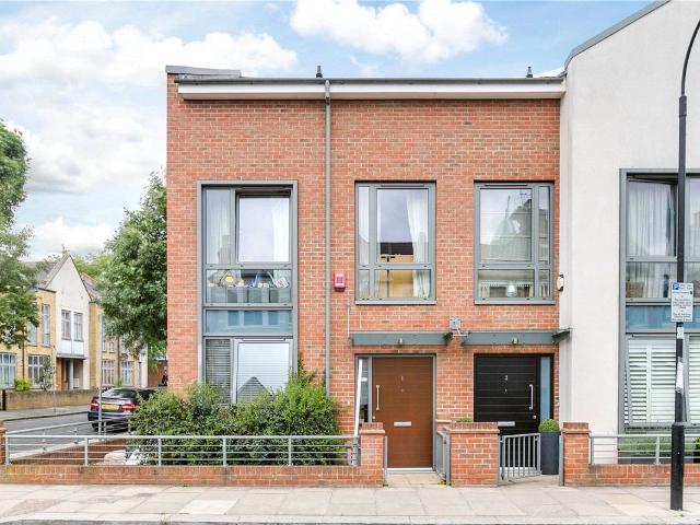 Elbe Street, Fulham SW6, 3 bed end terrace house to rent, £4,250 pcm | PrimeLocation