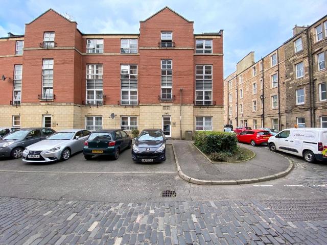 Elbe Street, Leith Links, Edinburgh, EH6 1 bed flat to rent £1,050 pcm £242 pw