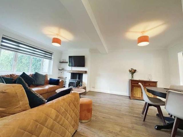 Elbow Meadow, Old Bath Road, Colnbrook, SL3