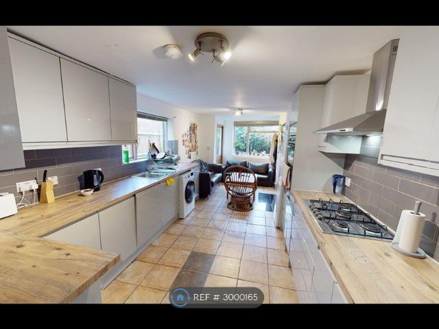 Elcot Avenue, London SE15, 5 bed terraced house to rent, £4,658 pcm | PrimeLocation