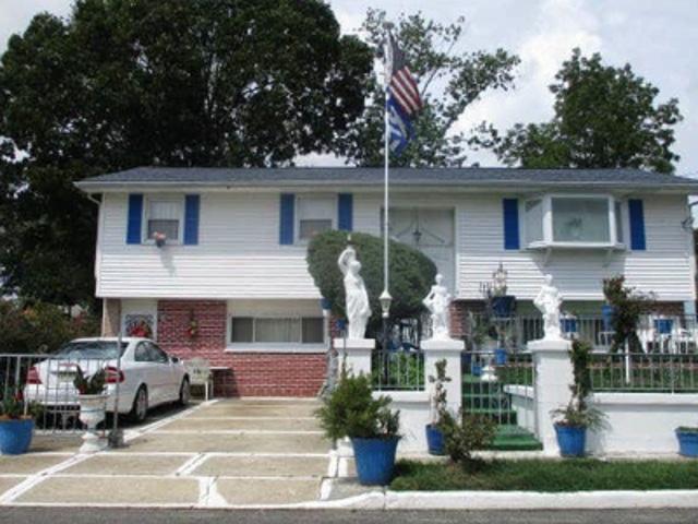 Elder Ave