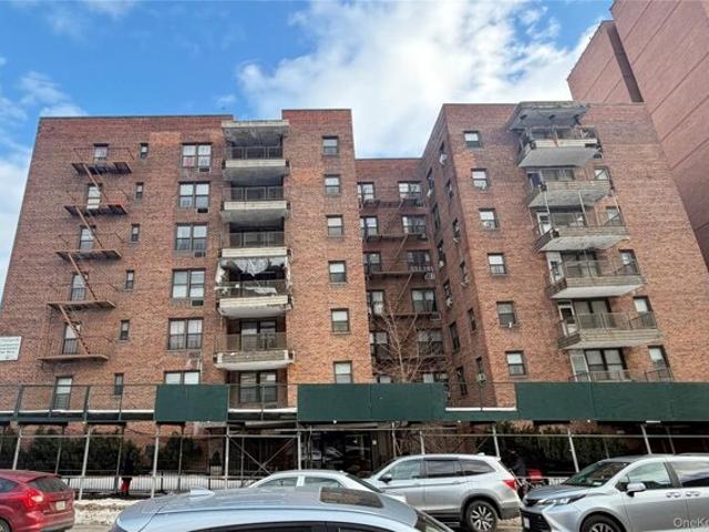 Elder Ave Apt S, Flushing, Property For Sale