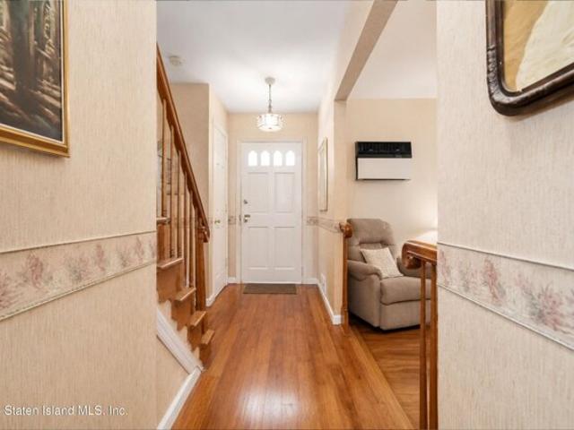 Elder Ave, Staten Island, Home For Sale