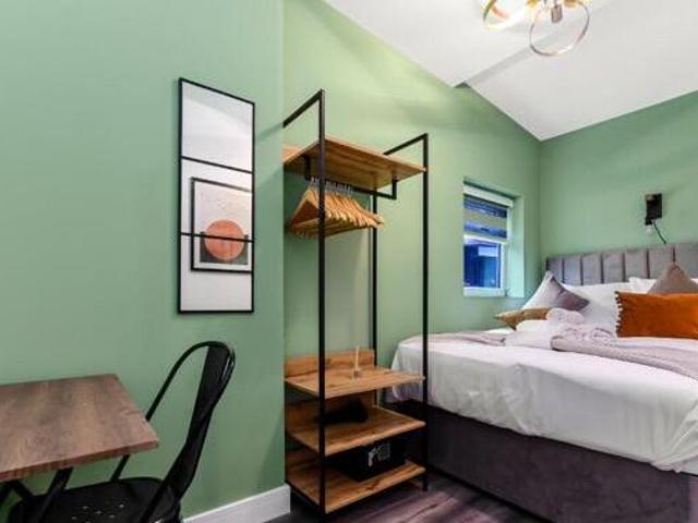 Elder Avenue, London, 1 Bedroom Serviced