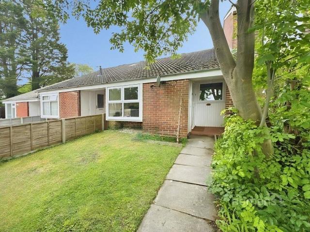 Elder Close, Badger Farm, Winchester SO22, 2 bed bungalow to rent, £1,200 pcm | PrimeLocation