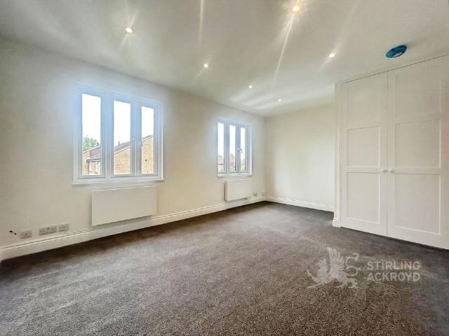 Elder Close, Guildford, Surrey, GU4 7YW