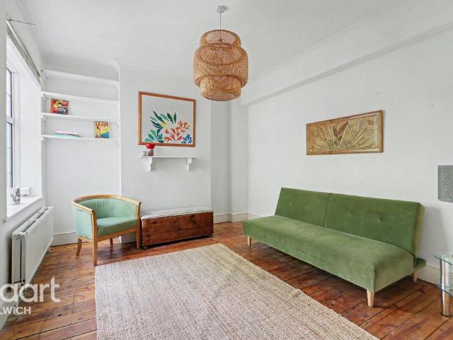 Elder Gardens, LONDON 2 bed flat to rent £1,650 pcm £381 pw
