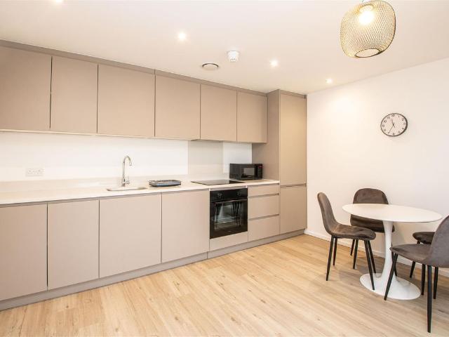 Elder Gate, Milton Keynes MK9, 2 bed flat to rent, £1,495 pcm | PrimeLocation