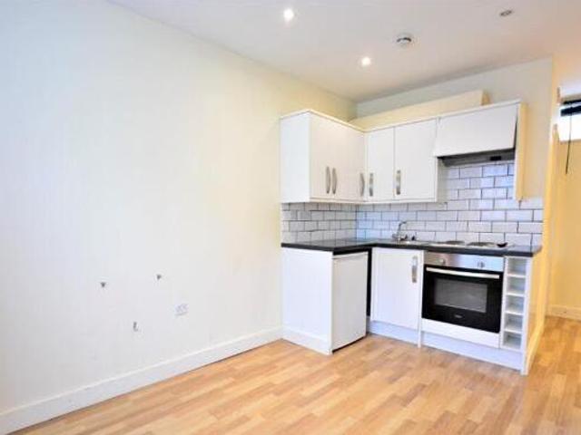 Elder Place, City Centre, Studio Flat For
