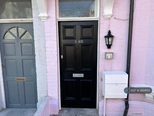 Eldon Place, Bournemouth, BH4 3 bed maisonette to rent £1,595 pcm £368 pw