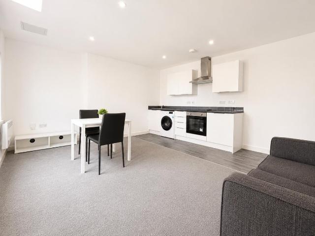 Eldon Place, Bradford BD1, 1 bed flat to rent, £550 pcm | PrimeLocation