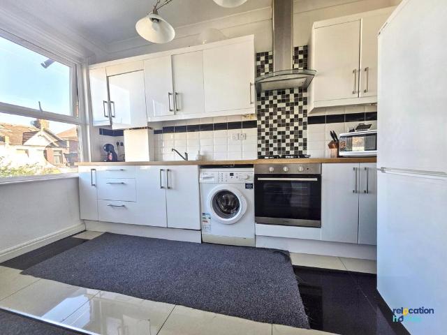 Eldon Road, London 2 bed flat to rent £1,800 pcm £415 pw