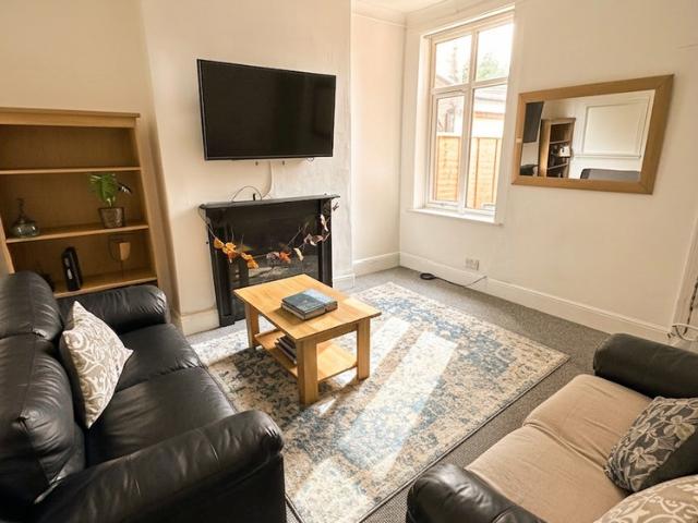 Eldon Road 3 bed, Edgbaston B16 3 bed house to rent £1,590 pcm £367 pw