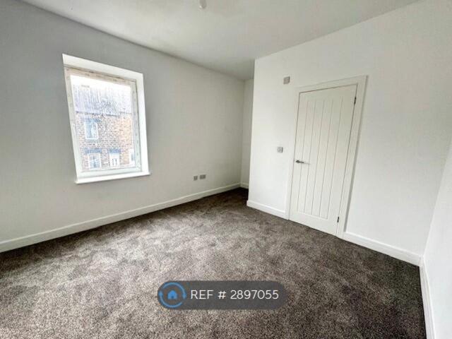 Eldon St North, Barnsley S71, 3 bed flat to rent, £850 pcm | PrimeLocation