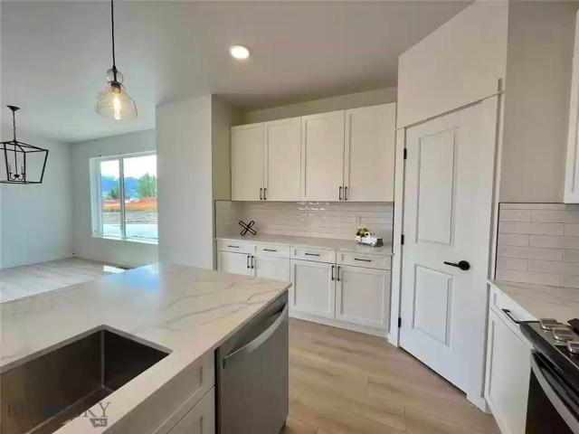 Elevated Montana Living: Where the Peaks Meet Your Front Door 3 Bedroom Condo for Rent at 901 Scenic Trl, Livingston, MT 59047