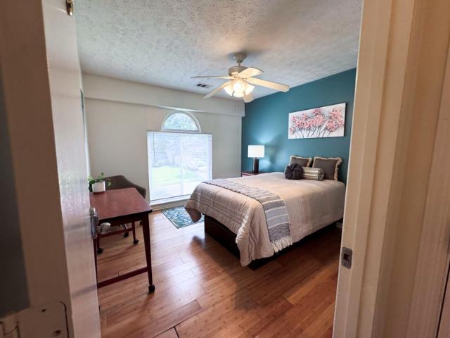 ELEVATED Rooms Decatur•Workspace • Private Entran