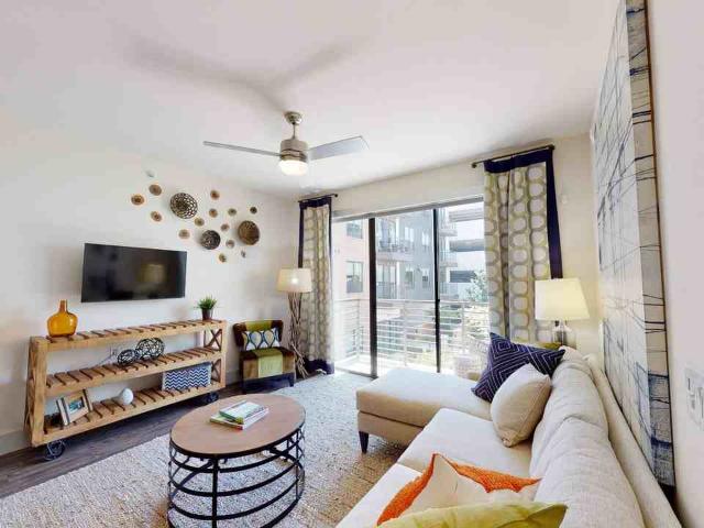 Eleven10 at Farmers Market Apartments 2 Bedroom Apartment for Rent at 1110 S Cesar Chavez Blvd, Dallas, TX 75201 Downtown Dallas
