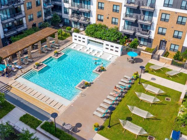 Eleven10 at Farmers Market Apartments 3 Bedroom Apartment for Rent at 1110 S Cesar Chavez Blvd, Dallas, TX 75201 Downtown Dallas