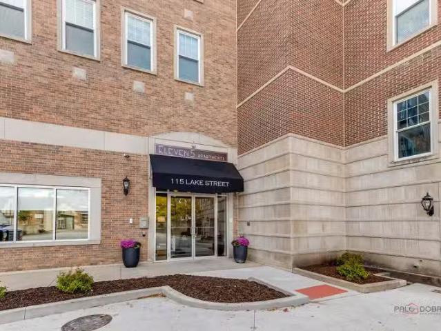 Eleven 5 Lake Libertyville, IL