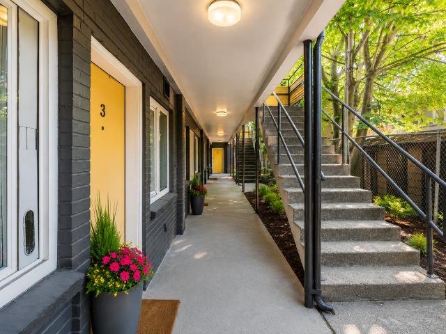 Eleanor Apartments 1 Bedroom Apartment for Rent at 1106 16th Ave, Seattle, WA 98122 Minor