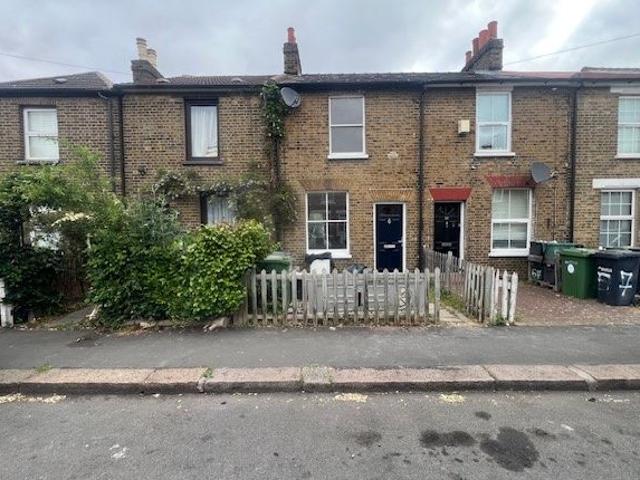 Eleanor Road, Waltham Cross EN8, 2 bedroom terraced house to rent 70247114 | PrimeLocation