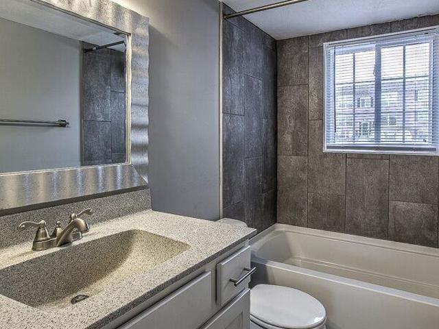 Eleanor 1 Bedroom Apartment for Rent at 422/424 N 40th Street, Omaha, NE 68131 Gifford Park
