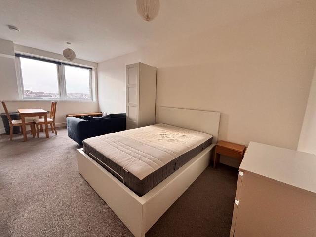 Electra House, Swindon SN1, Studio to rent, £750 pcm | PrimeLocation