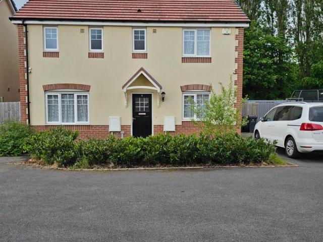 Electric Way, Birmingham B11, 3 bed detached house to rent, £1,800 pcm | PrimeLocation
