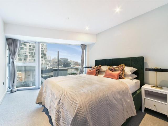 Electric Boulevard, London, SW11 1 bed apartment to rent £3,500 pcm £808 pw