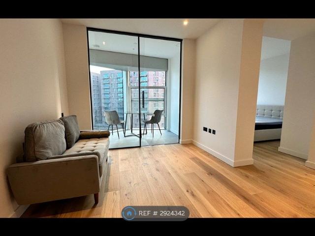 Electric Boulevard, London SW11, 1 bed flat to rent, £2,950 pcm | PrimeLocation