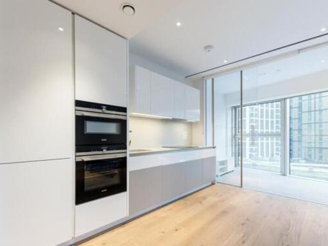 Electric Boulevard, Studio Apartment For