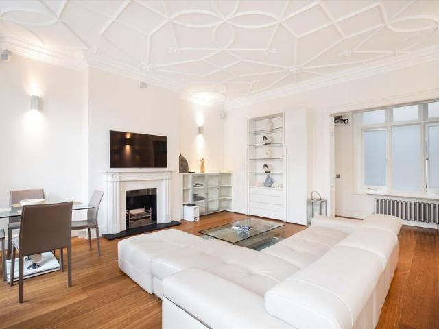 Elegant one bedroom flat available to rent on Mount Street, W1K