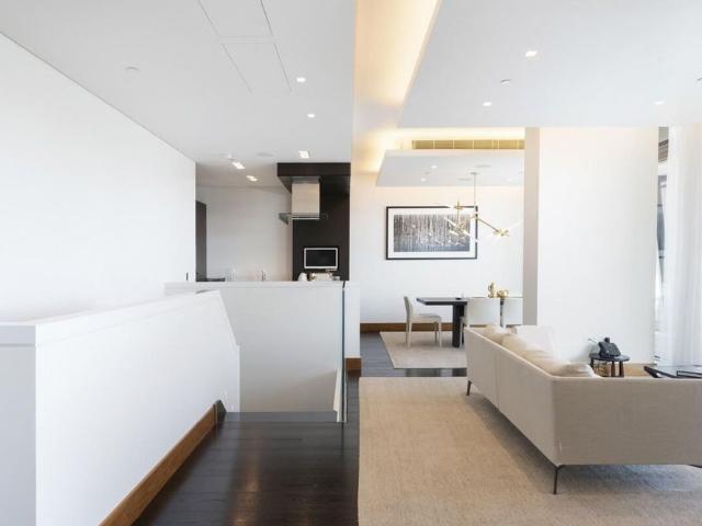 Elegant duplex three bedroom residence in the heart of Mayfair, W1