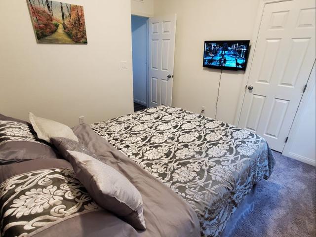 Elegant Furnished room