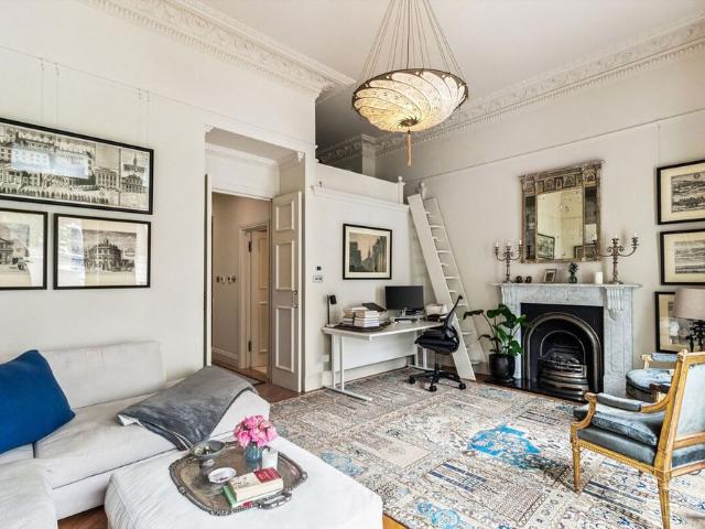Elegant garden maisonette overlooking Ladbroke Gardens