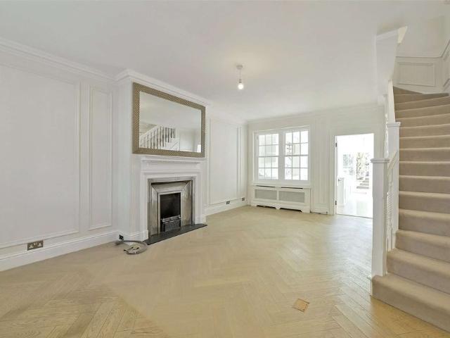 Elegant home renovated throughout to a high specification, situated next to Windsor Castle on one of the towns most prestigious road