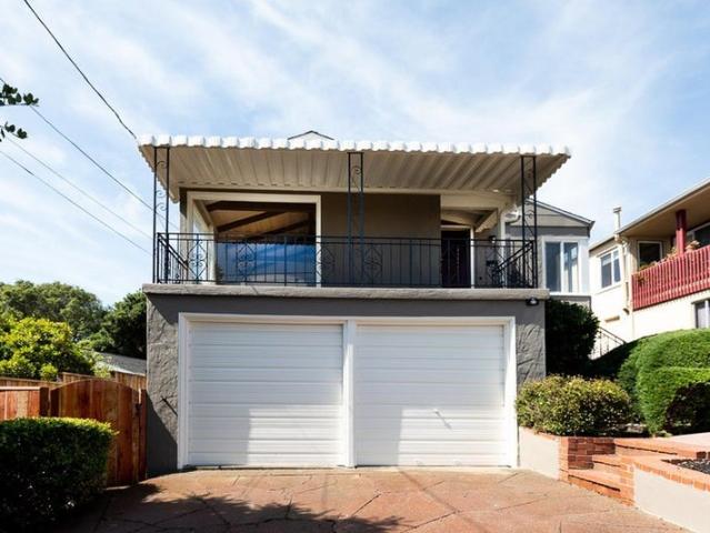 Elegant Kensington living with comfort, character