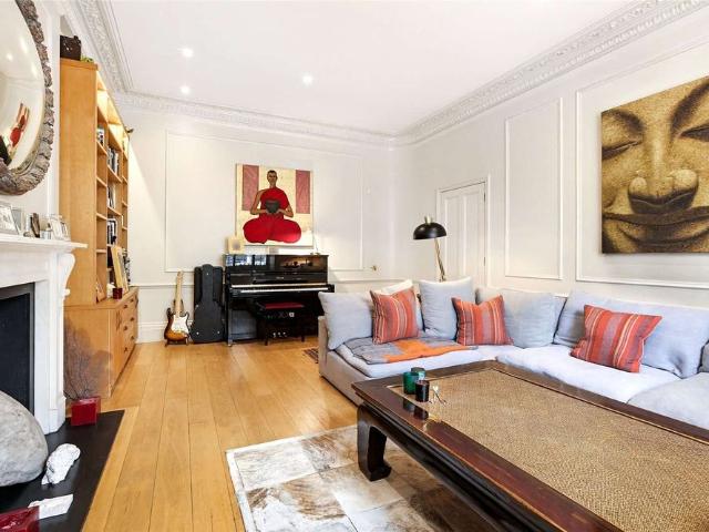 Elegant Period Residence in the Heart of South Kensington