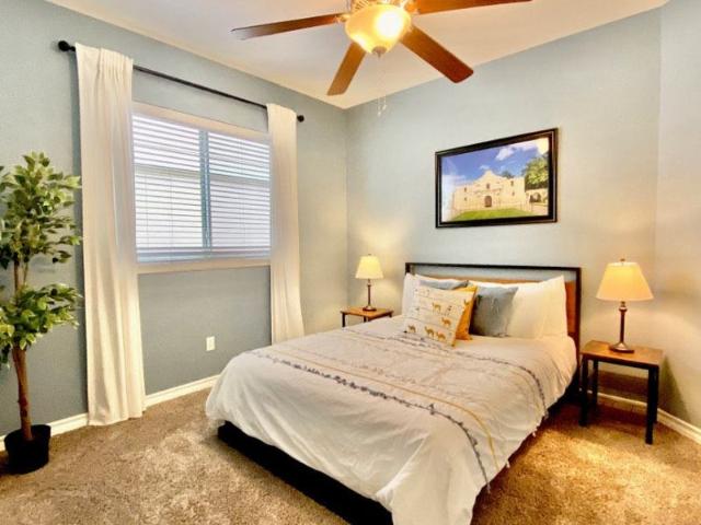 Elegant Spacious Home Bedrooms for rent