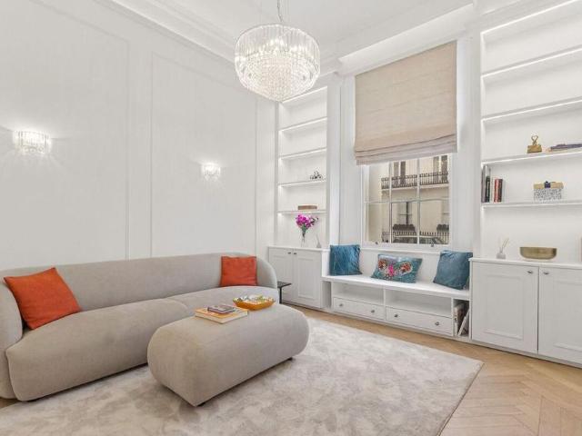 Elegant two bedroom garden apartment in the heart of Belgravia, SW1X