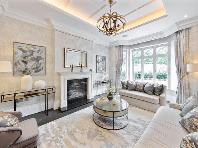 Elegant townhouse on a sweeping, gated estate