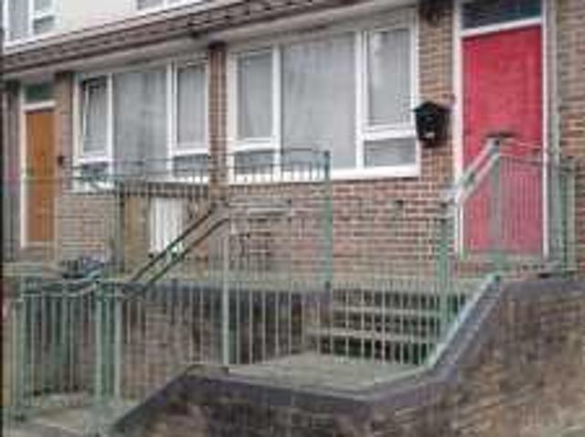 Elegant 3 Bedroom house with garden and balcony in the heart of Peckham