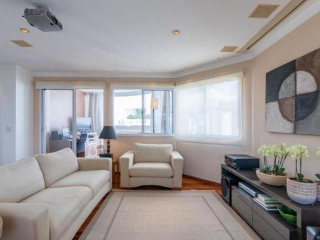 Funcional apartamento para venda em Itaim Bibi com 3 quartos, sendo 1 suíte, 132m² remaxares#T018J