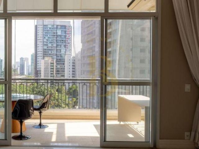 Elegante apartamento duplex, localizado no Campo Belo