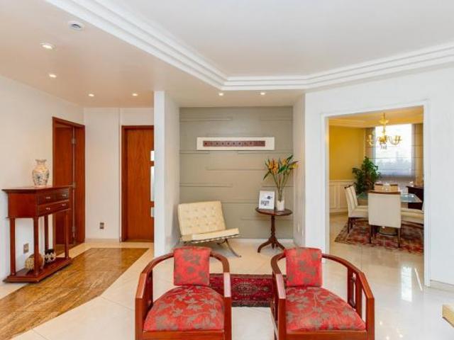 Excelente apartamento para venda em Moema com 4 quartos, sendo 4 suítes, 200m²