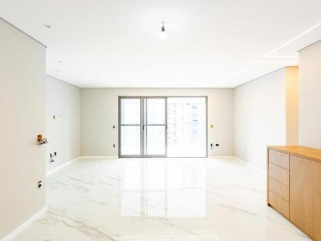 Agradável apartamento para venda em City América com 4 quartos, sendo 3 suítes, 132m²