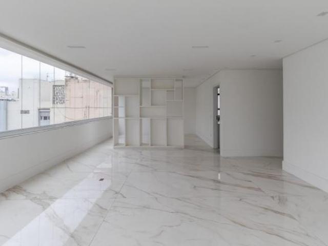 Funcional apartamento para venda em Higienópolis com 3 quartos, sendo 3 suítes, 265m²