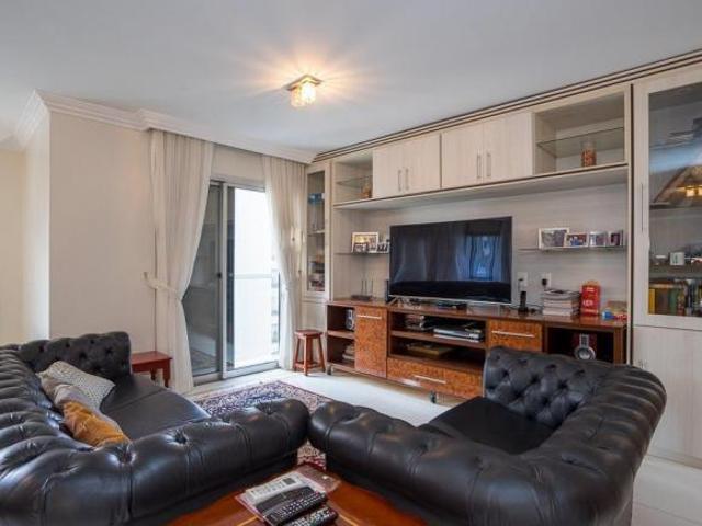 Espetacular apartamento para venda em Itaim Bibi com 3 quartos, sendo 1 suíte, 214.02m²