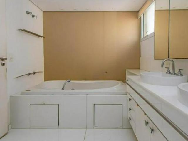 Funcional apartamento para venda em Perdizes com 4 quartos, sendo 3 suítes, 267m²