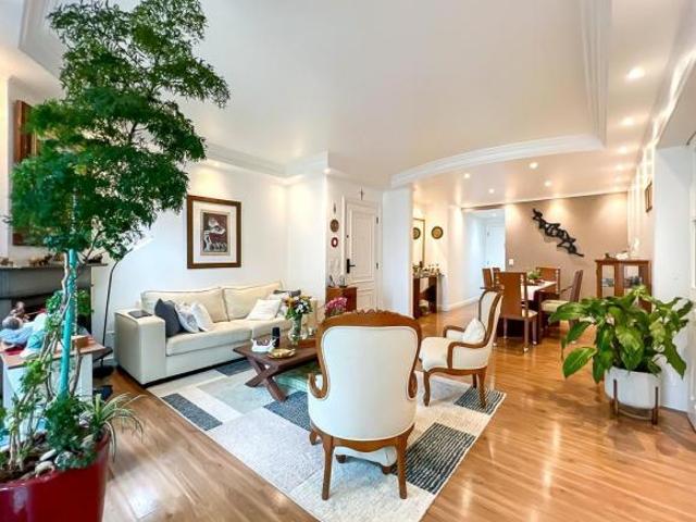 Atraente apartamento para venda em Vila Andrade com 3 quartos, sendo 3 suítes, 164m²